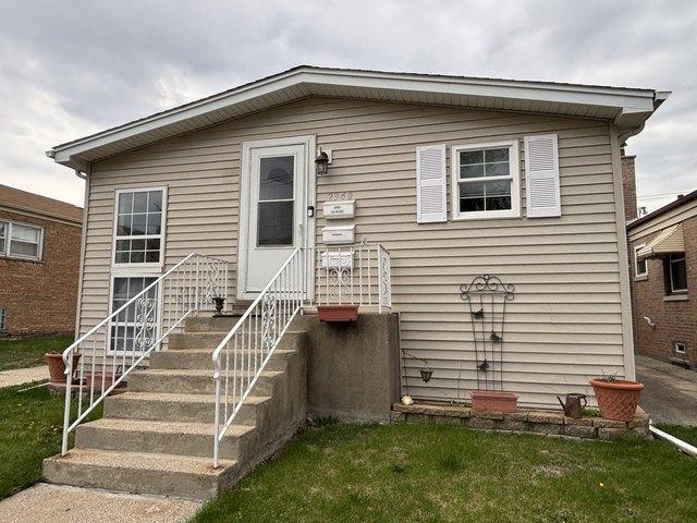 2340 Krueger St, Blue Island, IL 60406