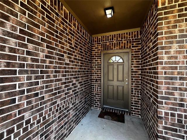 2340 La Salle Woods