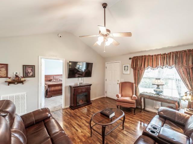 2342 Old Greenbrier Pike