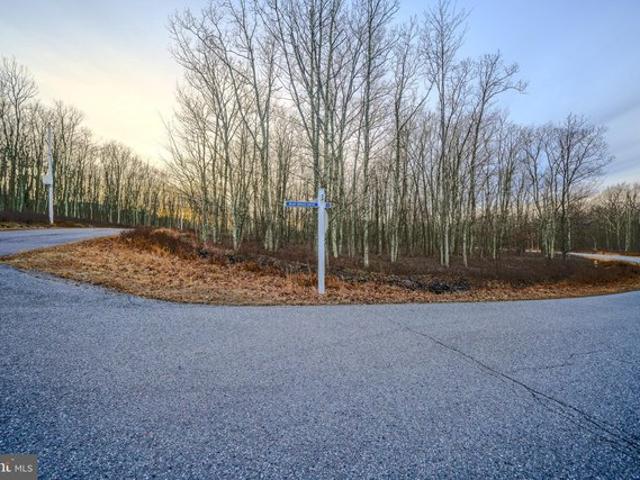 2342 Blue Spruce St, Hazle Township, PA 18202