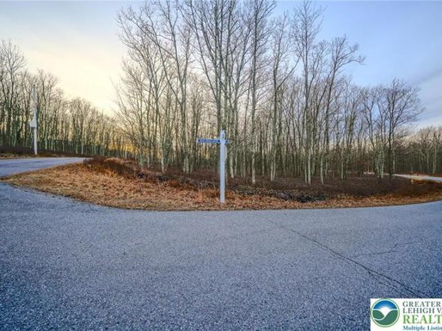2342 Blue Spruce St, Hazle Township, PA 18202