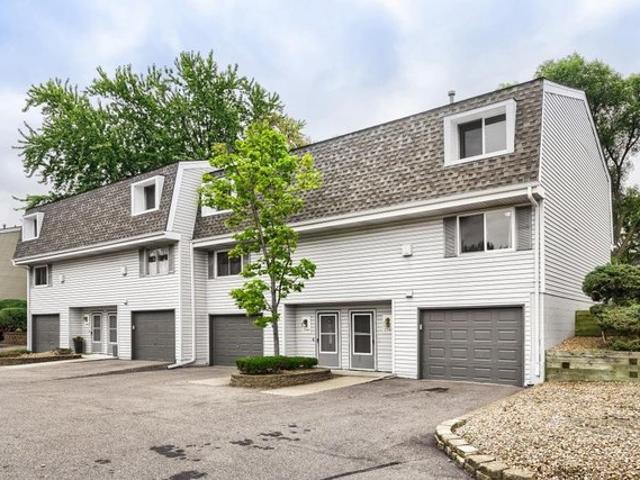 2342 Dorland Pl E, Maplewood, MN 55119