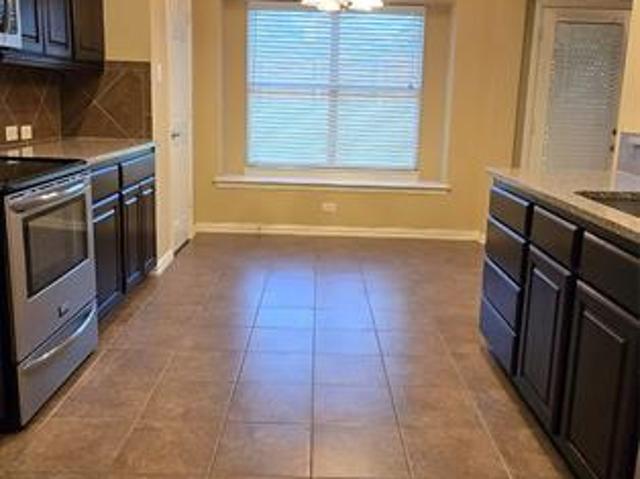 2342 Lake Hollow Circle