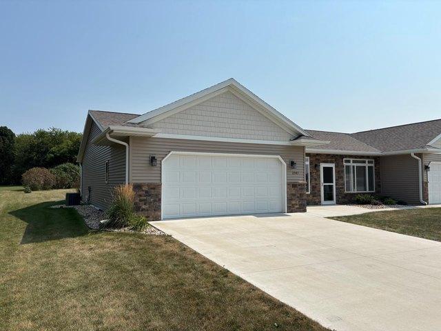 2343 Cherrywood Ln, Worthington, MN 56187
