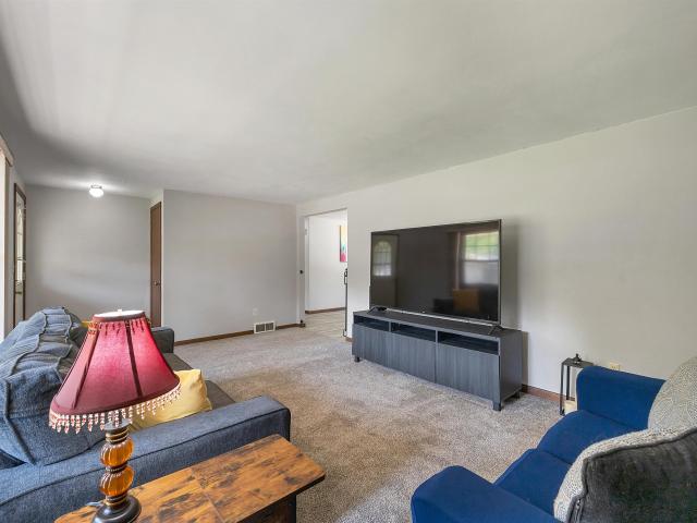 2343 DEER Trail