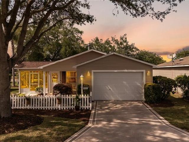 2343 Dillon Ln, The Villages, FL 32162