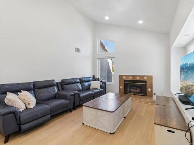 2343 Fair Oak