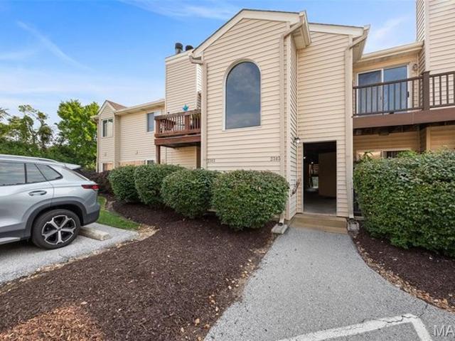 2343 Sandalwood Creek Ct Apt C, Wildwood, MO 63038