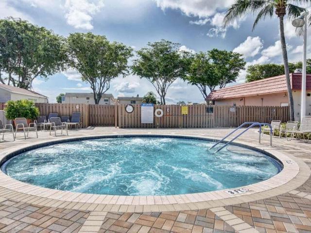 234 Capri E, Delray Beach, FL 33484 | MLS #R11092