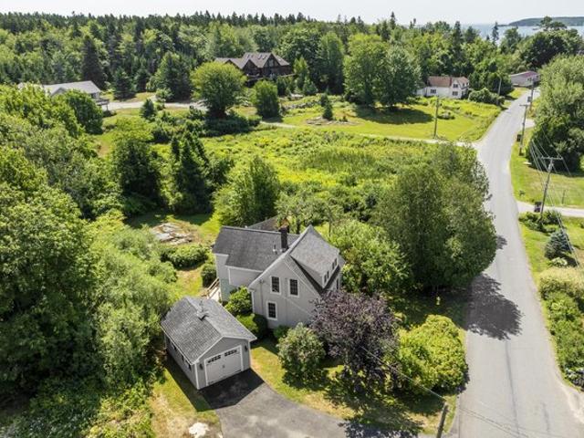 234 Atlantic Ave, Boothbay Harbor, ME 04538