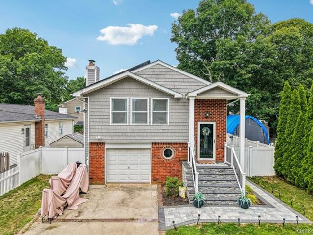 234 Buffalo Ave, Medford, NY 11763