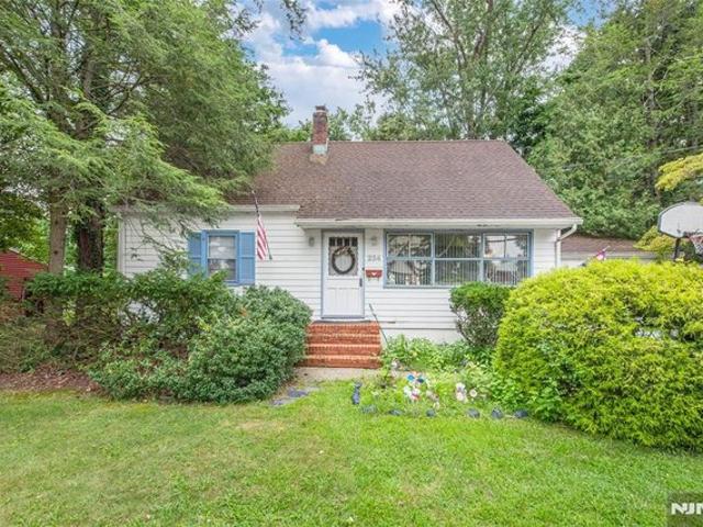 234 Glen Ave, Ridgewood, NJ 07450