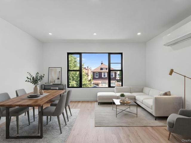 234 E 42nd Street