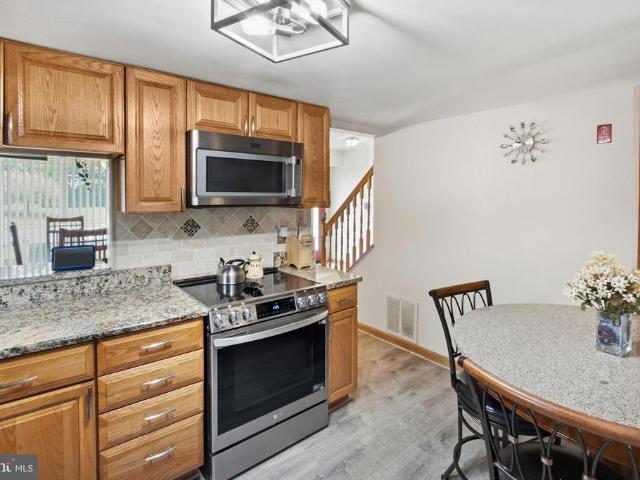 234 E Hedgerow Drive