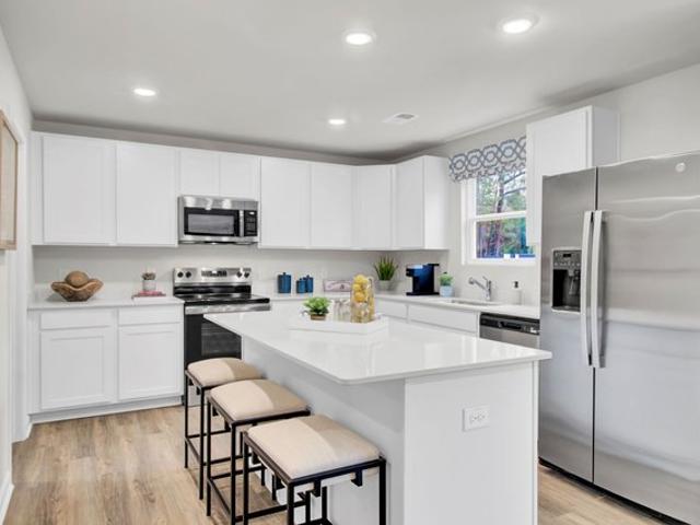 234 Kingfield Dr, Hopkins, SC 29061