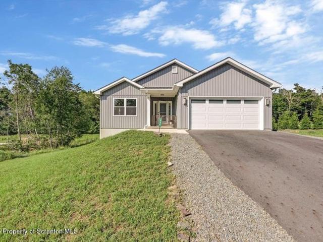 234 Mountainview Dr, Jefferson Township, PA 18436