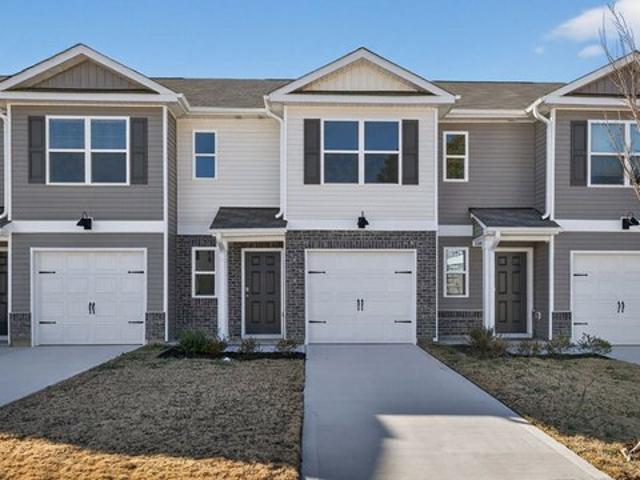 234 Maddox Dr, Aberdeen, NC 28315
