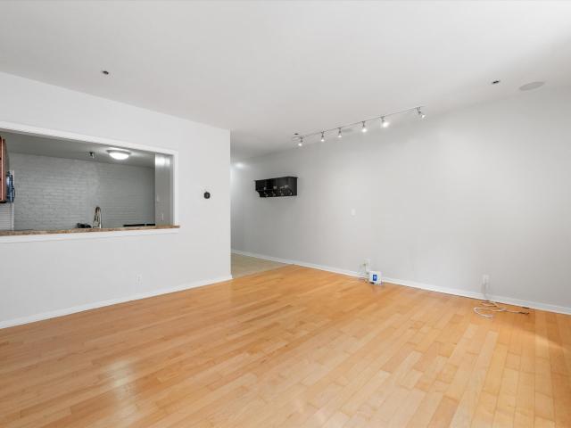 234 N Broadway, Unit 418