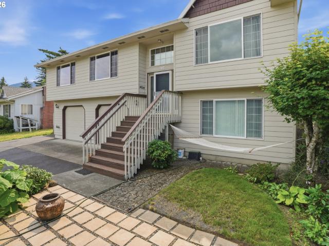 234 ne riverview dr