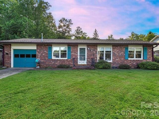 234 Resada Dr, Brevard, NC 28712