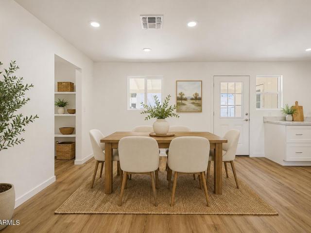 234 W 8TH Avenue