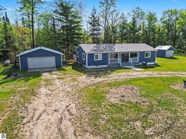 234 W Elder Rd, Harrison, MI 48625