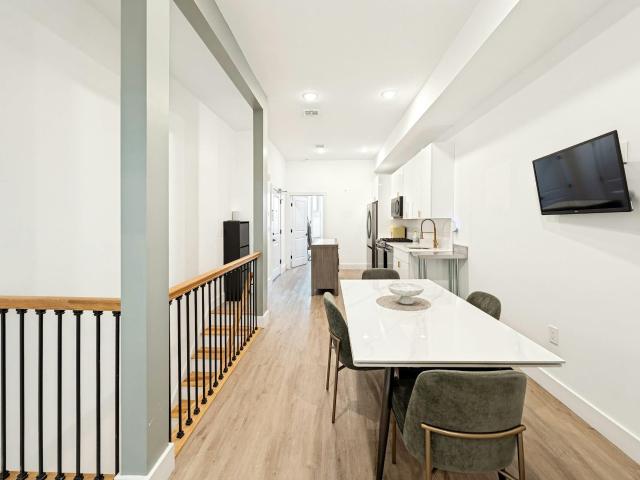234 Webster Ave # 1L