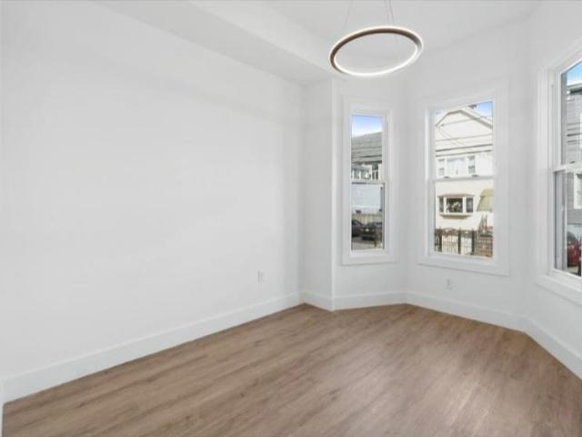 234 Webster Ave # 1R