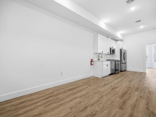 234 Webster Ave # 1R