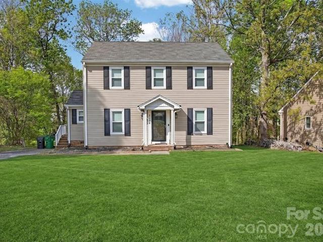 2354 Castlecomer Dr, Charlotte, NC 28262