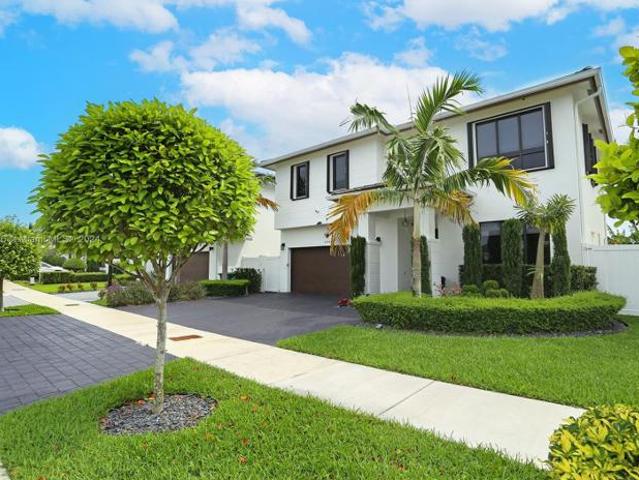 23555 SW 107th Pl, Homestead, FL 33032