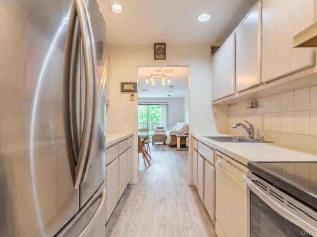 2355 Pershing Boulevard 704