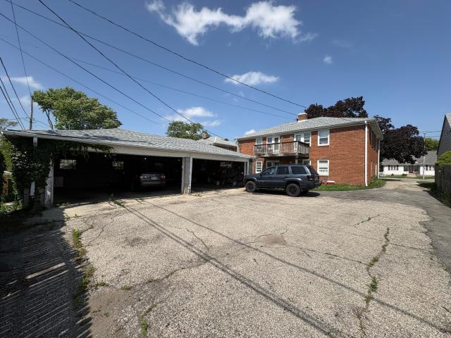 2355 S 76th St