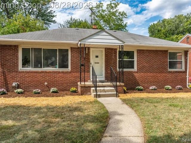 23561 Norwood St, Oak Park, MI 48237
