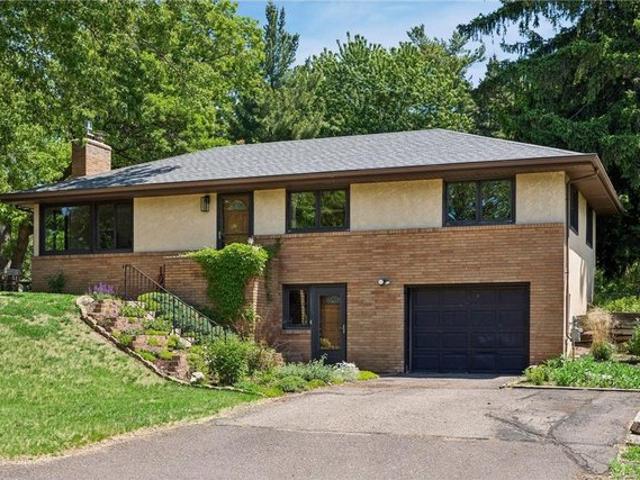 2356 Tophill Cir, Roseville, MN 55113