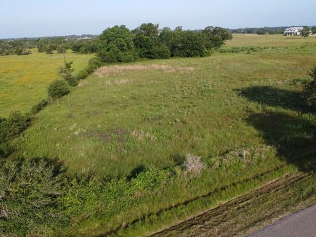 23579 Jones Rd, Hempstead, TX 77445