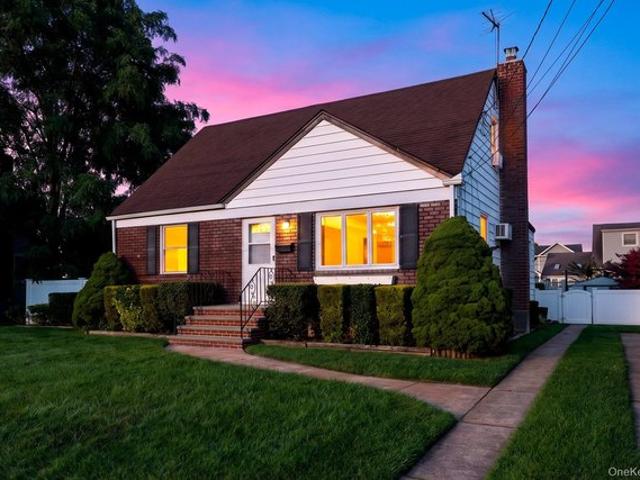 2357 Atlantic Blvd, Wantagh, NY 11793