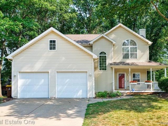 2357 Laurel Oak Dr, Oceola Township, MI 48855