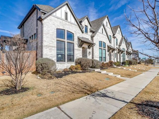 2357 Longspur Dr, Fort Worth, TX 76008