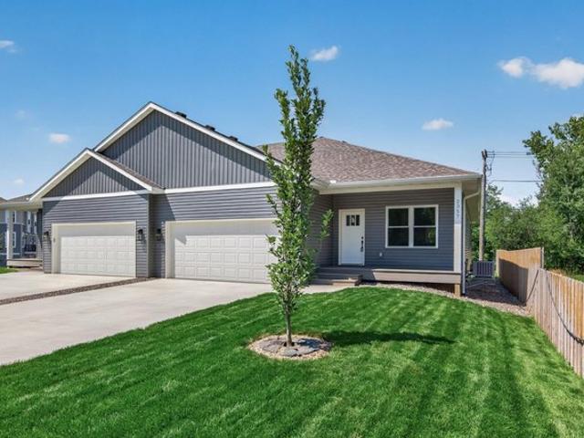 2357 7th Ave E, North Saint Paul, MN 55109
