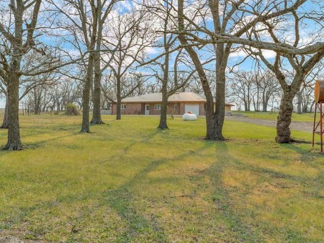 23586 Ne Hwy, Eskridge, KS 66423