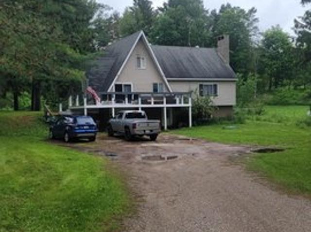 2358 Mile Rd, Paris, MI 49338