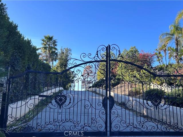 23594 Parksouth St, Calabasas, CA 91302 | MLS #OC26023 | Compass