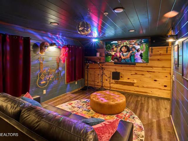 2359 Alpine Village Way