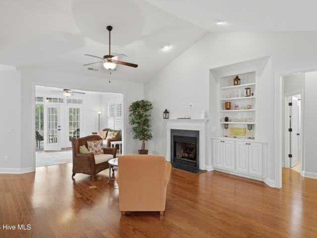 2359 Sugargrove Trail NE