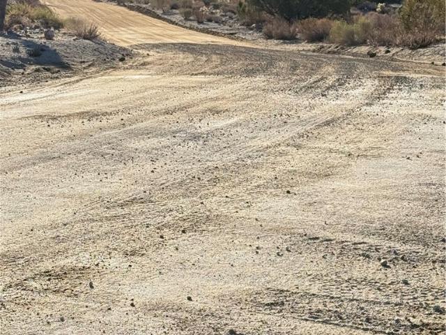 23503 E Ave Z, Llano, CA 93544 | MLS #SB25181 | Compass