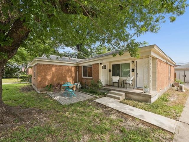 2350 Dunloe Dr, Dallas, TX 75228