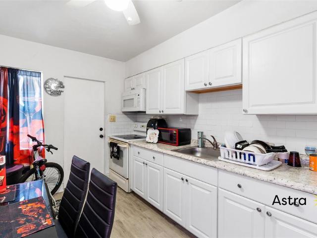 2350 Grove St S, St. Petersburg, FL 33705 | MLS #TB8486