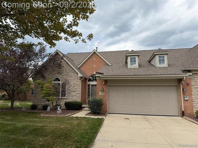 2350 Lexington Cir S, Canton, MI 48188