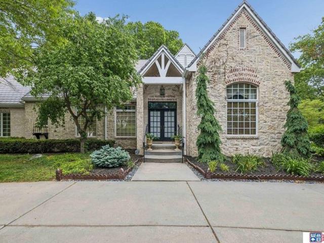 2350 Ridge Rd, Lincoln, NE 68512